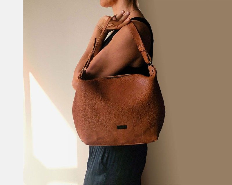 Bossa d'espatlla CUIROTS Kelly de pell 4820 Kelly Temporada AW23 — Cuirots